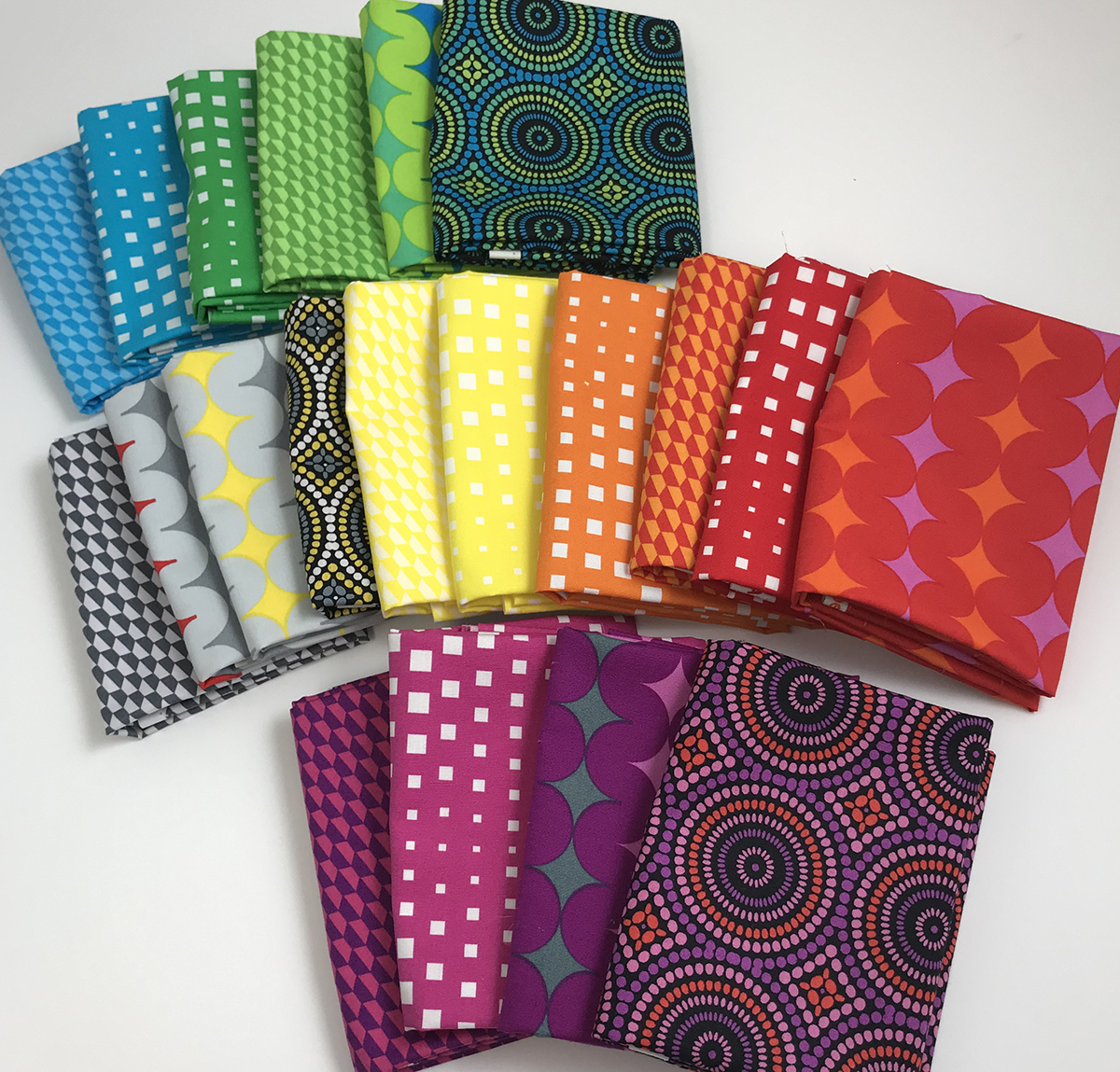The Making of Bling Quilt Part 1 of 4 – Choosing Fabrics – Christa Quilts